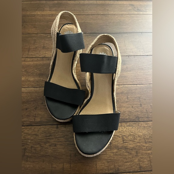 Yellow Box | Shoes | Yellow Box Wedge 9 | Poshmark